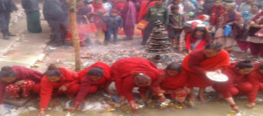 यसरी गरियो स्वस्थानी व्रत समापन पछिको फूलपाती विसर्जन ! - NepalKhoj