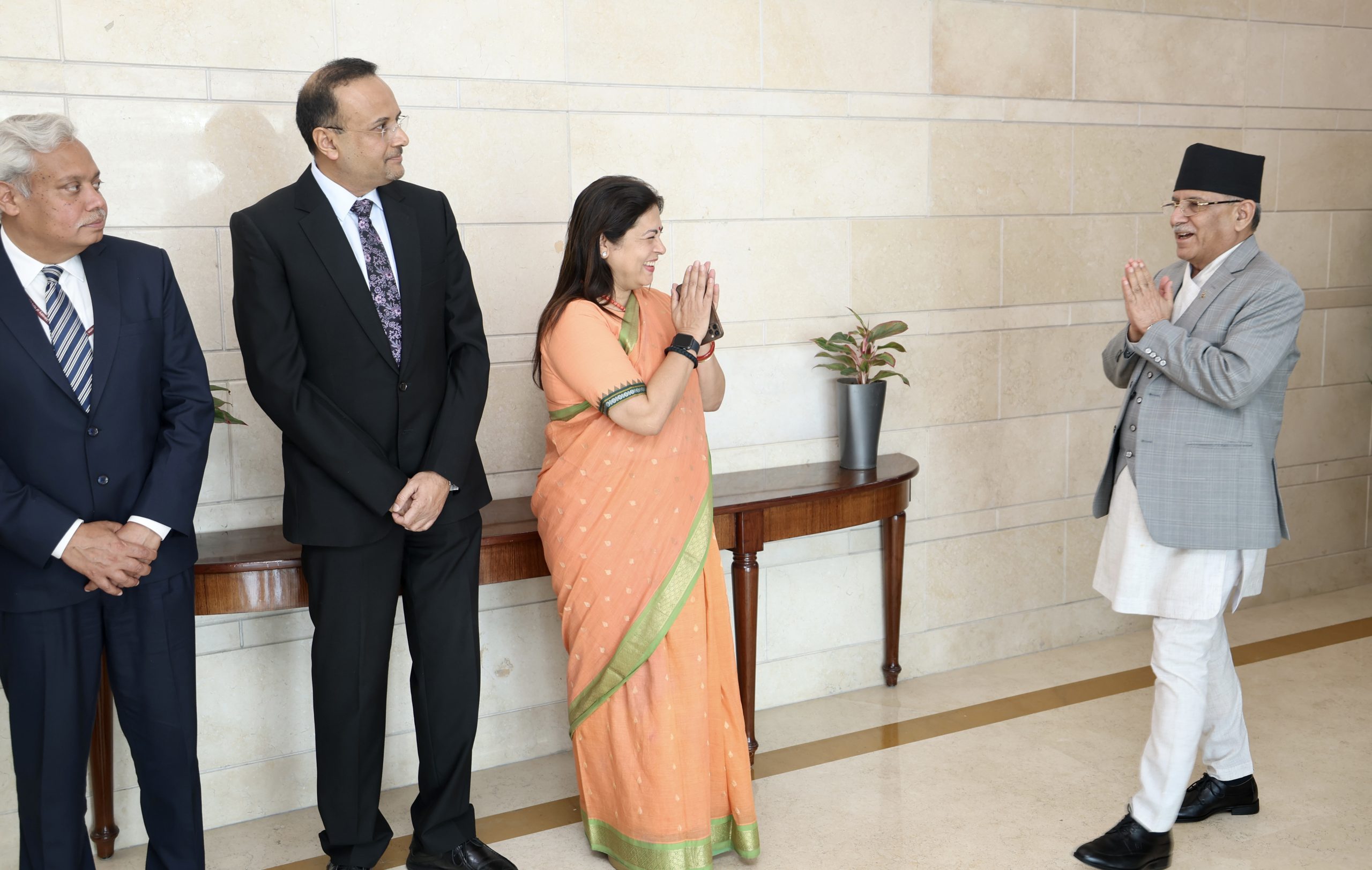 प्रधानमन्त्री दाहाल स्वदेश प्रस्थान - NepalKhoj