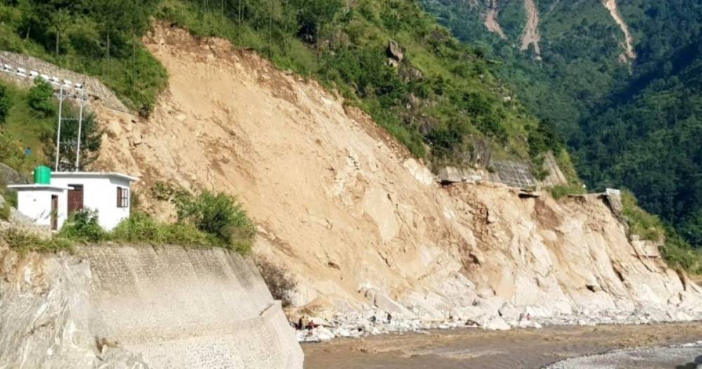 Temporary road being constructed on damaged BP Highway - NepalKhoj